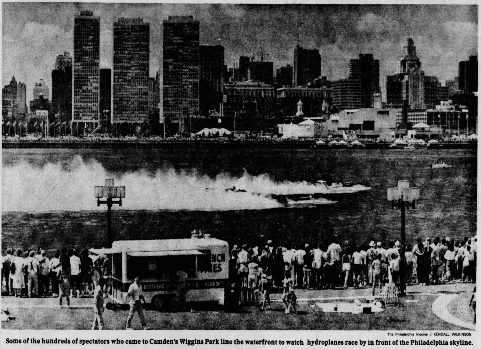 How One Liberty Place Revolutionized the Philadelphia Skyline ...