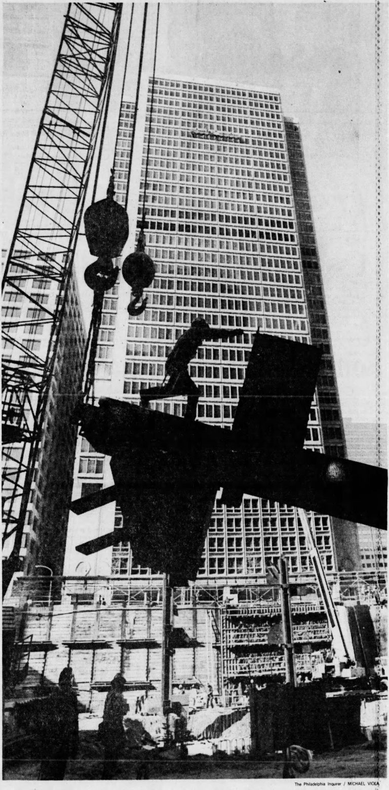 How One Liberty Place Revolutionized the Philadelphia Skyline ...