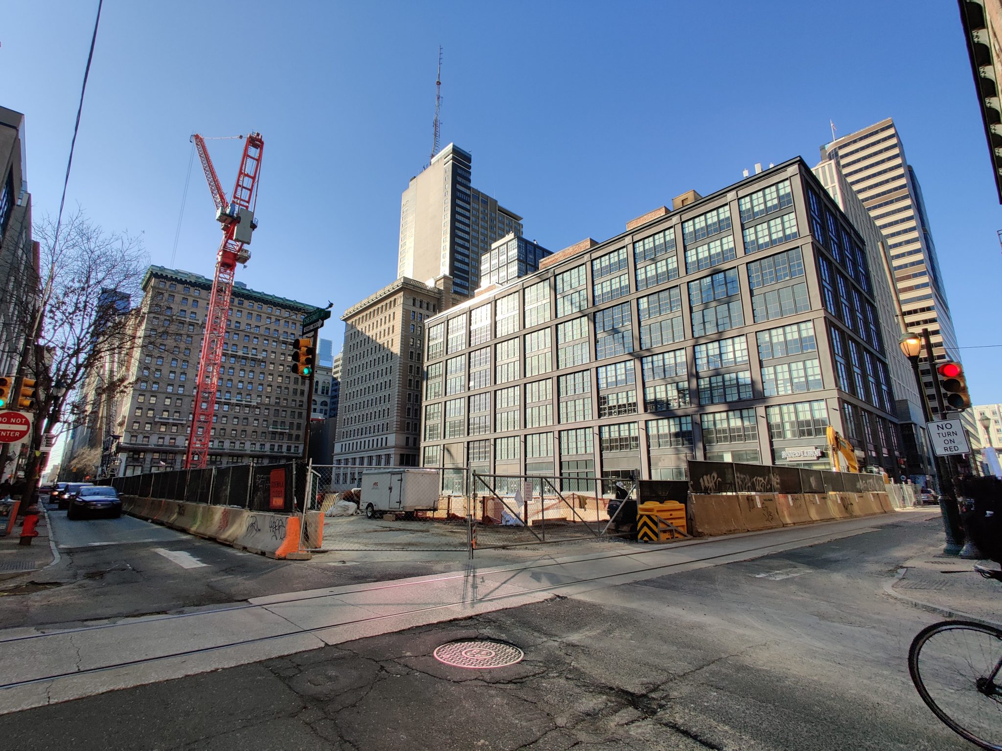 Crane Erected at 1101 Chestnut Street for the Jefferson Specialty Care ...