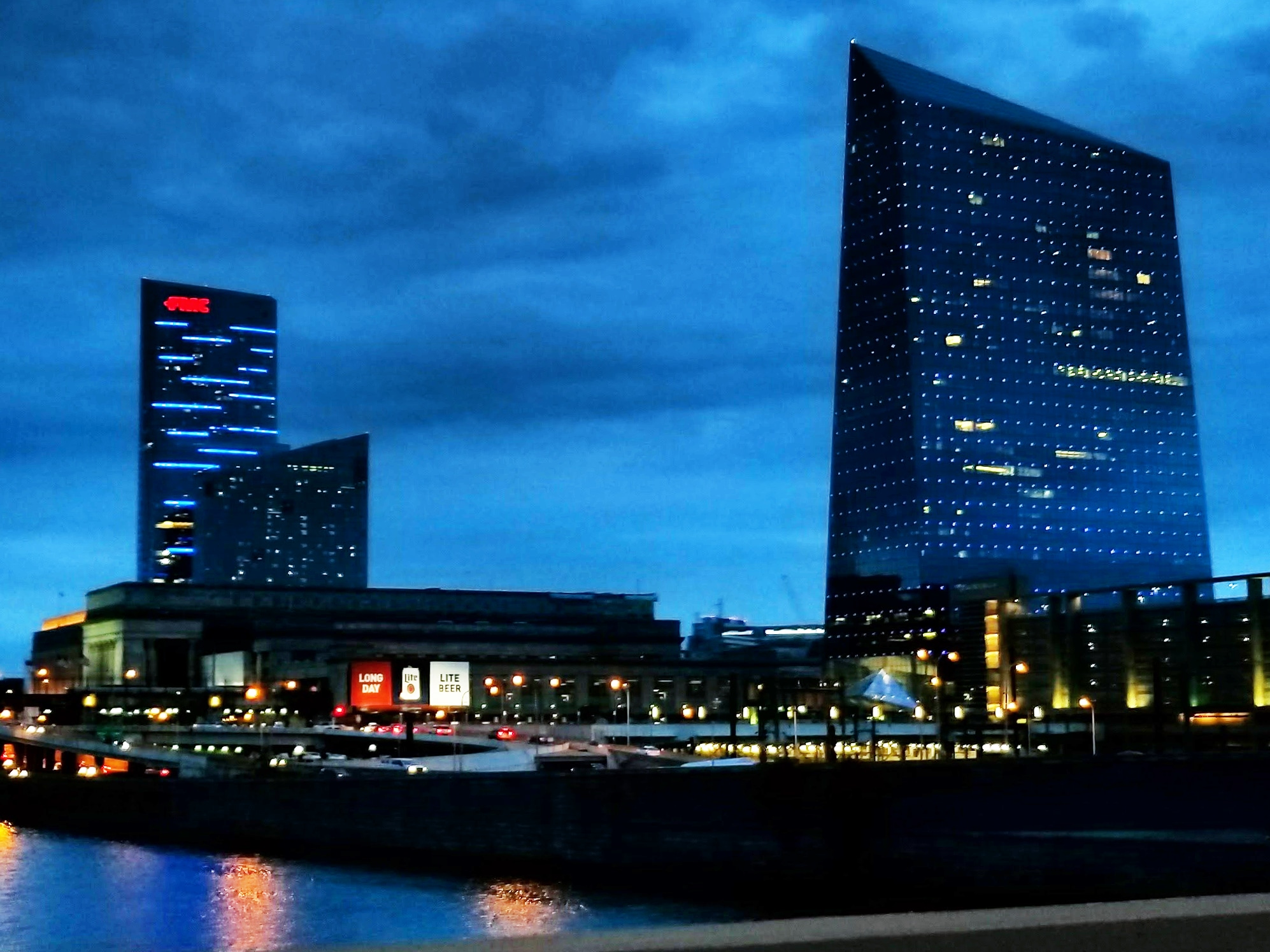 A Look Back at How FMC Tower Elevated the West Philadelphia Skyline ...