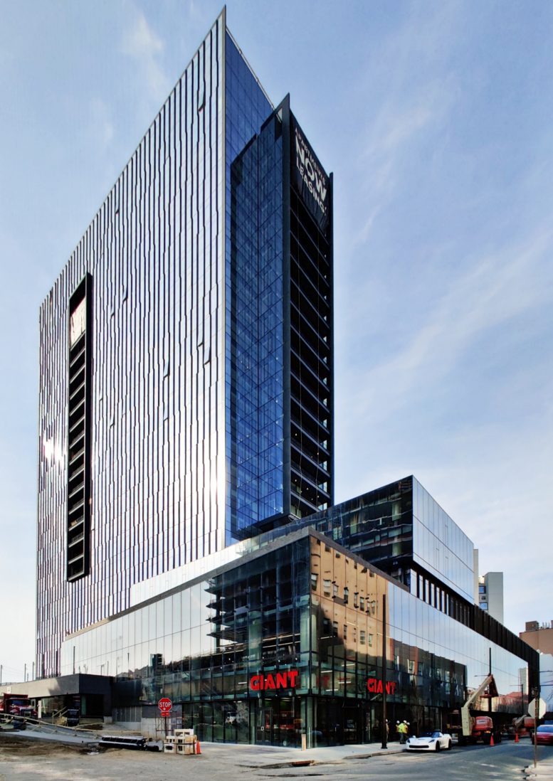 GIANT Supermarket Opens at Riverwalk North Tower in Center City West ...