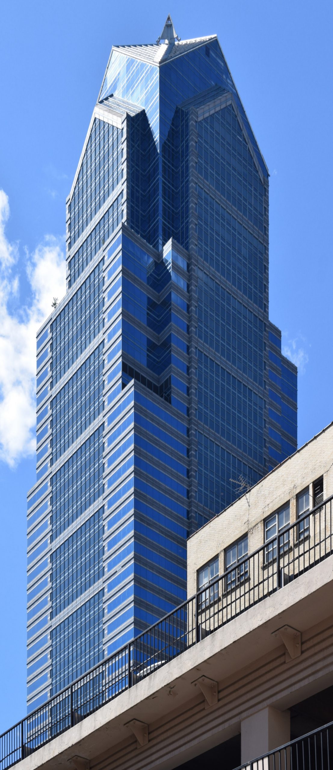 Looking at Two Liberty Place, Philadelphia's Fourth-Tallest Building ...