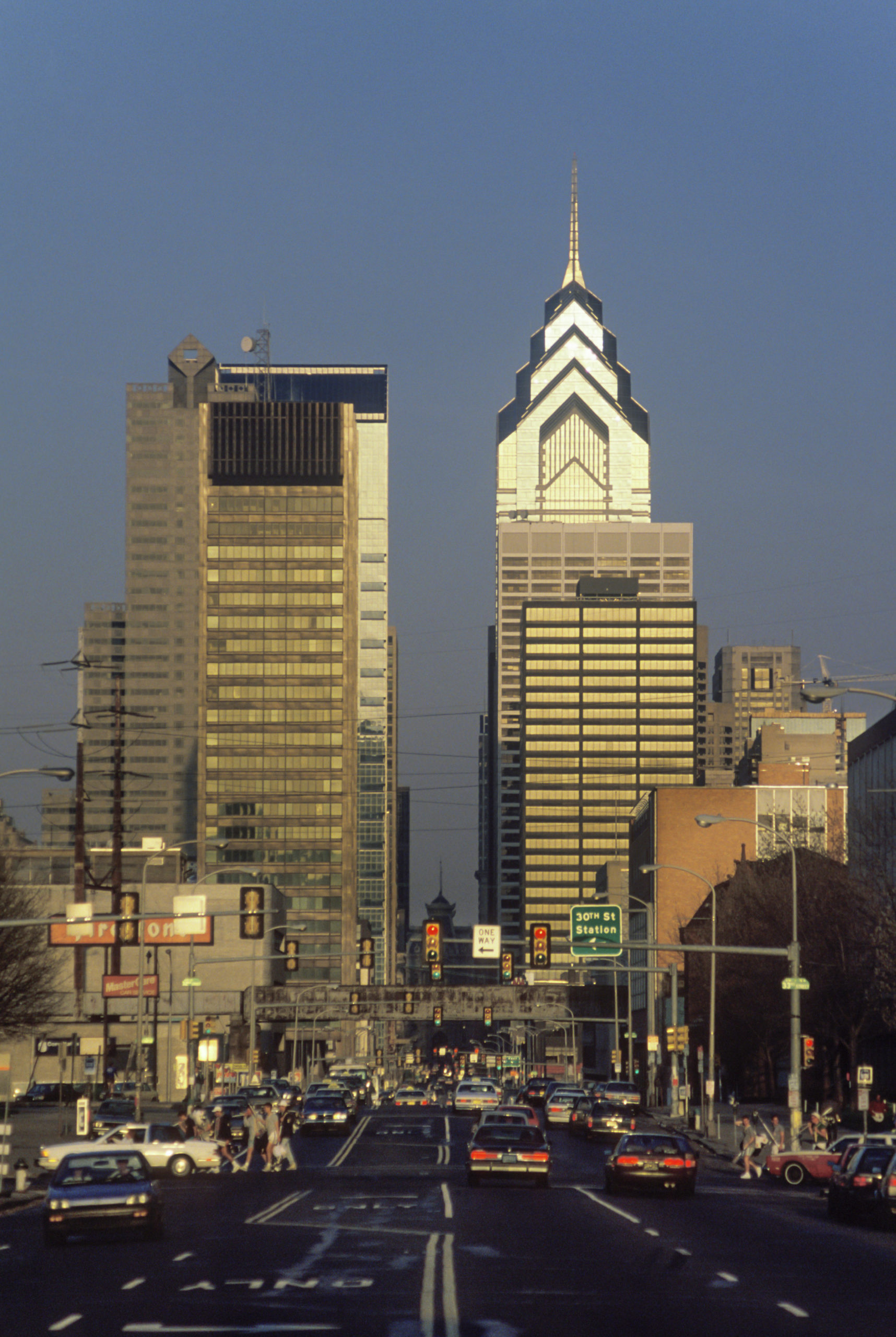 YIMBY Offers More Perspectives of One Liberty Place Shortly After ...